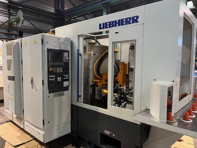 CNC Gear Hobbing Machine - LIEBHERR LC150 - PLI International