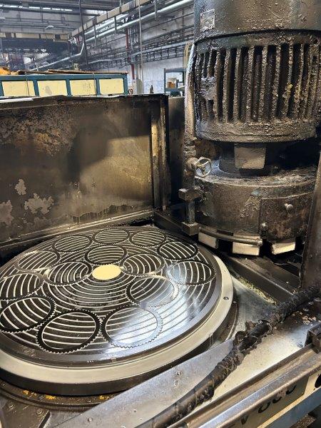 Heavy Duty Rotating Grinding Machine – REFORM RFV 800 - PLI International